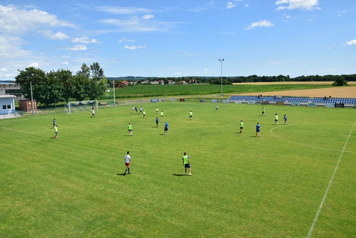 Šest ekipa igra na turniru u spomen na Petra Bedića
